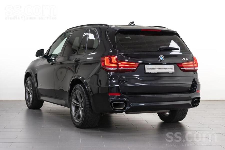 Black BMW X5 2017 in Riga, with an engine capacity of 3.00 L and mileage of 279 thousand km for 19900 €, photo 14 on AUTOMOTO.COM.LV