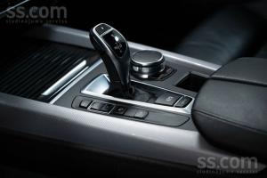 Black BMW X5 2017 in Riga, with an engine capacity of 3.00 L and mileage of 279 thousand km for 19900 €, photo 16 on AUTOMOTO.COM.LV
