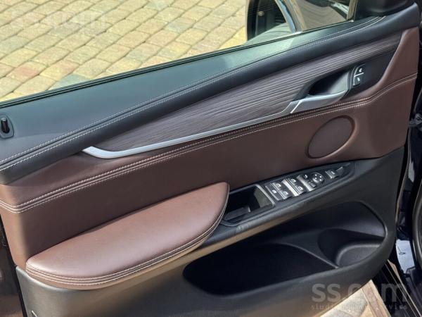 Melns BMW X5 2017 Rīga, ar dzinēja tilpumu 3.00 L un nobraukumu 115 tūkst. km par 30800 €, foto 9 vietnē AUTOMOTO.COM.LV