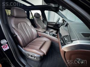 Melns BMW X5 2017 Rīga, ar dzinēja tilpumu 3.00 L un nobraukumu 115 tūkst. km par 30800 €, foto 11 vietnē AUTOMOTO.COM.LV