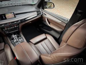 Melns BMW X5 2017 Rīga, ar dzinēja tilpumu 3.00 L un nobraukumu 115 tūkst. km par 30800 €, foto 17 vietnē AUTOMOTO.COM.LV