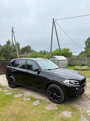 Melns BMW X5 2017 Rīga, ar dzinēja tilpumu 3.00 L un nobraukumu 228 tūkst. km par 20900 €, foto 3 vietnē AUTOMOTO.COM.LV