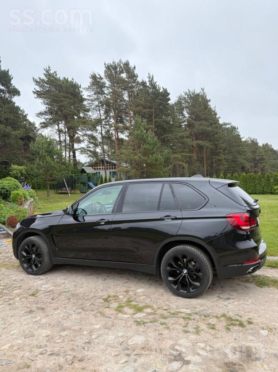 Melns BMW X5 2017 Rīga, ar dzinēja tilpumu 3.00 L un nobraukumu 228 tūkst. km par 20900 €, foto 4 vietnē AUTOMOTO.COM.LV
