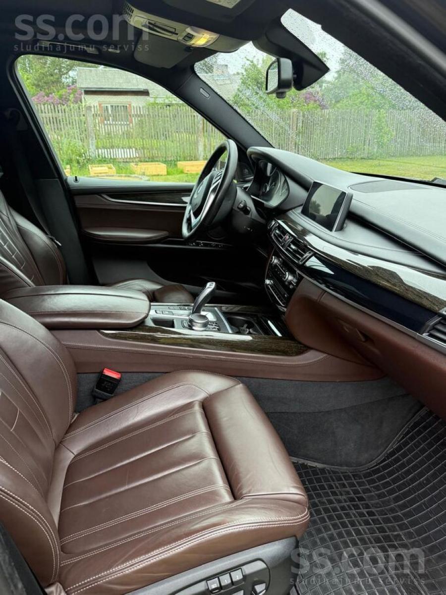 Melns BMW X5 2017 Rīga, ar dzinēja tilpumu 3.00 L un nobraukumu 228 tūkst. km par 20900 €, foto 7 vietnē AUTOMOTO.COM.LV