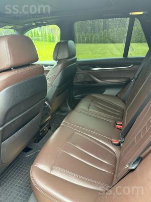 Melns BMW X5 2017 Rīga, ar dzinēja tilpumu 3.00 L un nobraukumu 228 tūkst. km par 20900 €, foto 8 vietnē AUTOMOTO.COM.LV