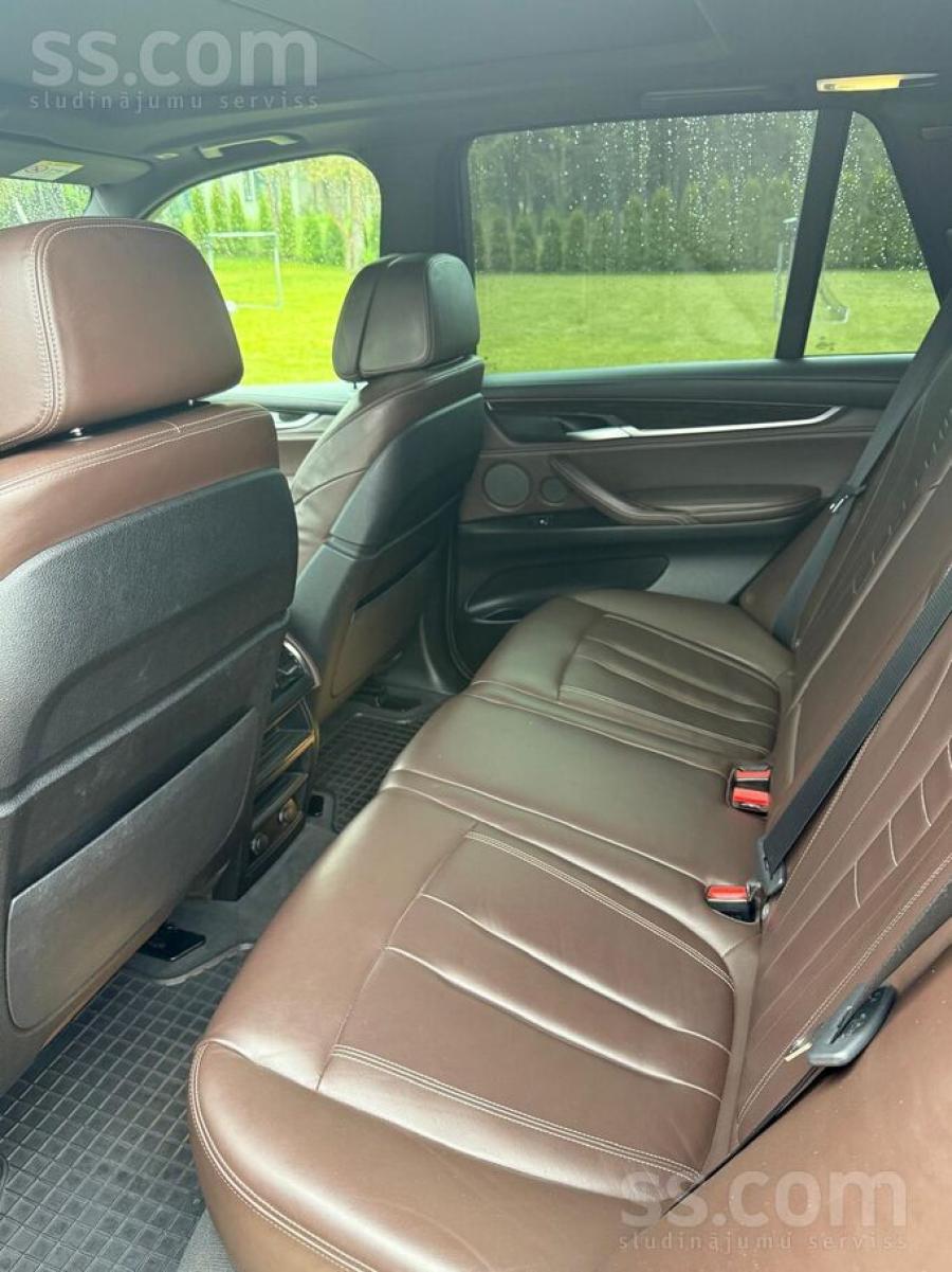 Melns BMW X5 2017 Rīga, ar dzinēja tilpumu 3.00 L un nobraukumu 228 tūkst. km par 20900 €, foto 8 vietnē AUTOMOTO.COM.LV