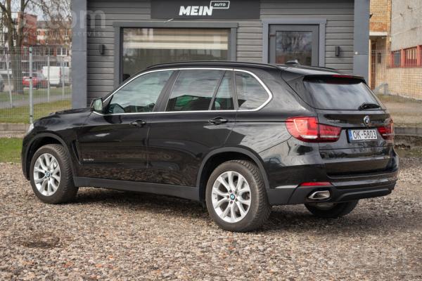 Melns BMW X5 2017 Liepāja, ar dzinēja tilpumu 3.00 L un nobraukumu 237 tūkst. km par 26999 €, foto 4 vietnē AUTOMOTO.COM.LV