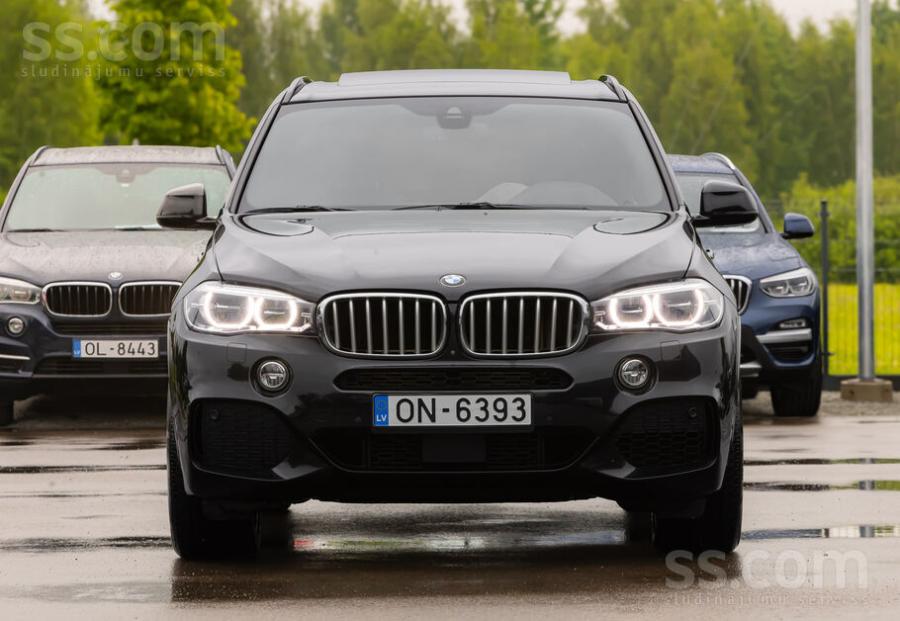 Black BMW X5 2017 in Jelgava, with an engine capacity of 2.00 L and mileage of 0 thousand km for 22500 €, photo 3 on AUTOMOTO.COM.LV