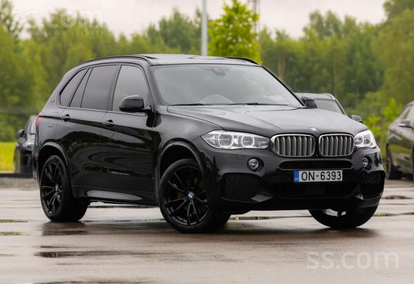 Black BMW X5 2017 in Jelgava, with an engine capacity of 2.00 L and mileage of 0 thousand km for 22500 €, photo 3 on AUTOMOTO.COM.LV