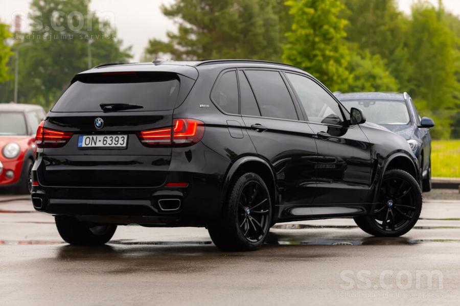 Black BMW X5 2017 in Jelgava, with an engine capacity of 2.00 L and mileage of 0 thousand km for 22500 €, photo 7 on AUTOMOTO.COM.LV