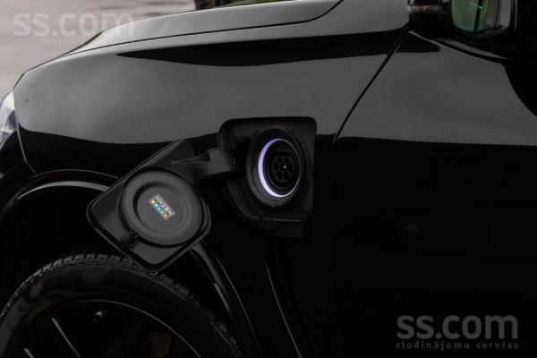 Black BMW X5 2017 in Jelgava, with an engine capacity of 2.00 L and mileage of 0 thousand km for 22500 €, photo 7 on AUTOMOTO.COM.LV