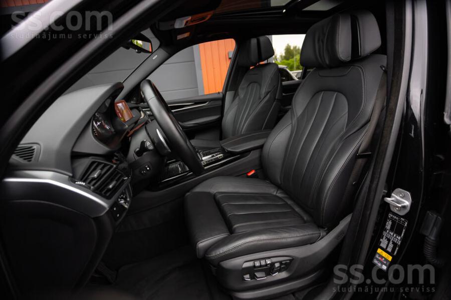 Black BMW X5 2017 in Jelgava, with an engine capacity of 2.00 L and mileage of 0 thousand km for 22500 €, photo 17 on AUTOMOTO.COM.LV