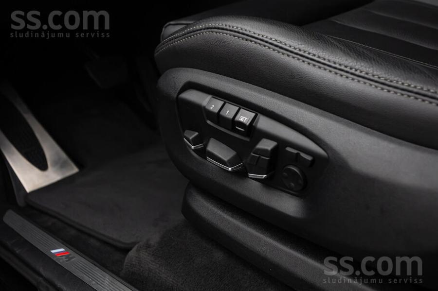 Black BMW X5 2017 in Jelgava, with an engine capacity of 2.00 L and mileage of 0 thousand km for 22500 €, photo 19 on AUTOMOTO.COM.LV