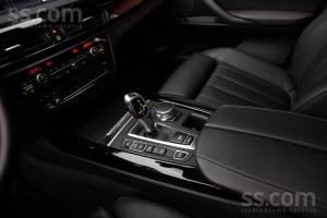 Black BMW X5 2017 in Jelgava, with an engine capacity of 2.00 L and mileage of 0 thousand km for 22500 €, photo 22 on AUTOMOTO.COM.LV