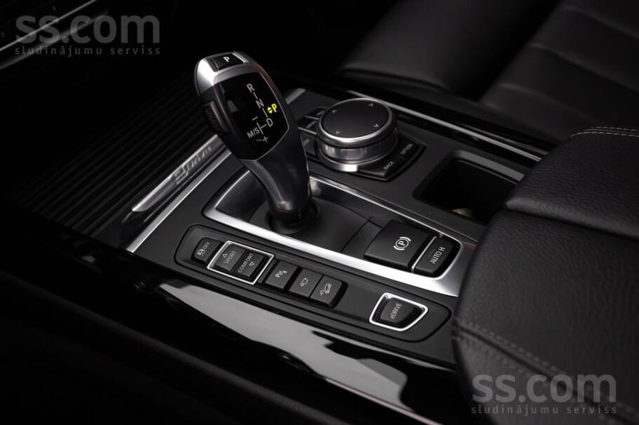 Black BMW X5 2017 in Jelgava, with an engine capacity of 2.00 L and mileage of 0 thousand km for 22500 €, photo 23 on AUTOMOTO.COM.LV