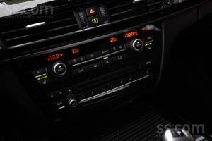 Black BMW X5 2017 in Jelgava, with an engine capacity of 2.00 L and mileage of 0 thousand km for 22500 €, photo 24 on AUTOMOTO.COM.LV