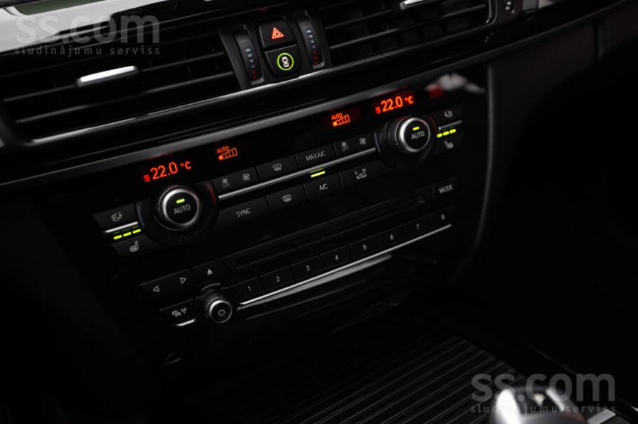 Black BMW X5 2017 in Jelgava, with an engine capacity of 2.00 L and mileage of 0 thousand km for 22500 €, photo 24 on AUTOMOTO.COM.LV