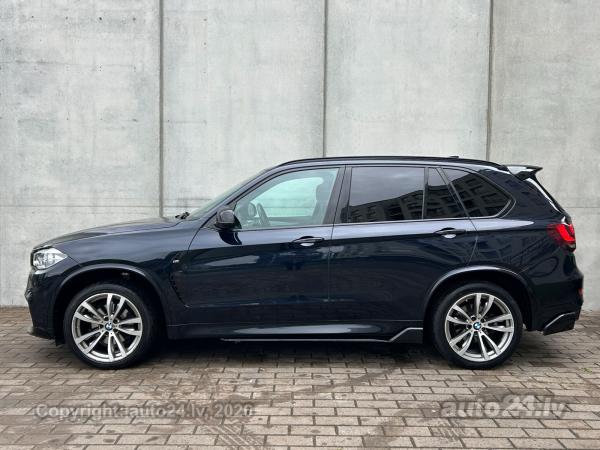 Black BMW X5 2017 in Tallinn, with an engine capacity of 3.00 L and mileage of 354 thousand km for 19900 €, photo 6 on AUTOMOTO.COM.LV