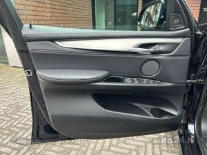 Melns BMW X5 2017 Tallina, ar dzinēja tilpumu 3.00 L un nobraukumu 354 tūkst. km par 19900 €, foto 16 vietnē AUTOMOTO.COM.LV