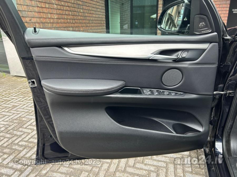 Melns BMW X5 2017 Tallina, ar dzinēja tilpumu 3.00 L un nobraukumu 354 tūkst. km par 19900 €, foto 16 vietnē AUTOMOTO.COM.LV