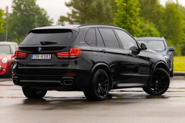 Melns BMW X5 2017 Jelgava, ar dzinēja tilpumu 2.00 L un nobraukumu 146 tūkst. km par 22500 €, foto 6 vietnē AUTOMOTO.COM.LV