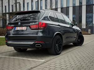 Black BMW X5 2017 in Riga, with an engine capacity of 2.00 L and mileage of 183 thousand km for 21890 €, photo 8 on AUTOMOTO.COM.LV