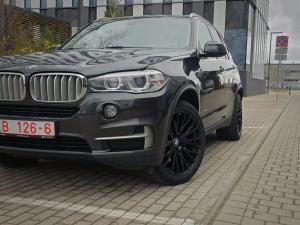 Black BMW X5 2017 in Riga, with an engine capacity of 2.00 L and mileage of 183 thousand km for 21890 €, photo 10 on AUTOMOTO.COM.LV