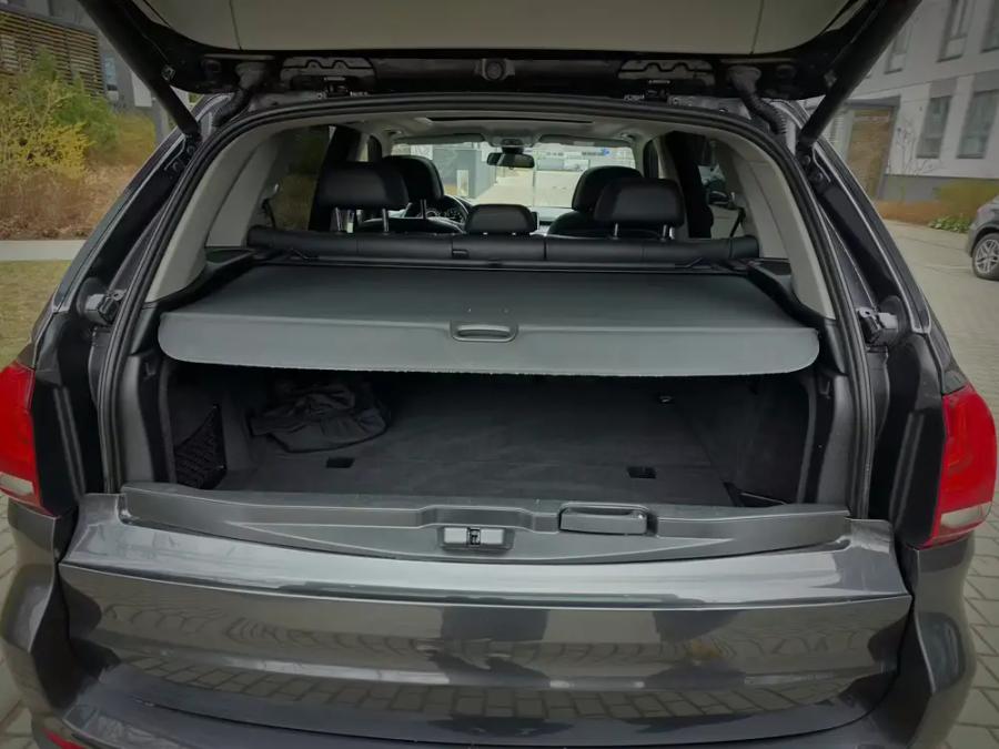 Black BMW X5 2017 in Riga, with an engine capacity of 2.00 L and mileage of 183 thousand km for 21890 €, photo 12 on AUTOMOTO.COM.LV