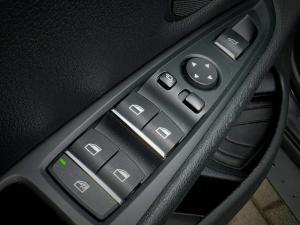Black BMW X5 2017 in Riga, with an engine capacity of 2.00 L and mileage of 183 thousand km for 21890 €, photo 20 on AUTOMOTO.COM.LV