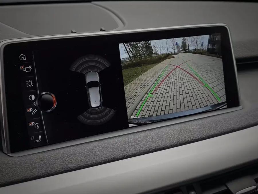 Black BMW X5 2017 in Riga, with an engine capacity of 2.00 L and mileage of 183 thousand km for 21890 €, photo 22 on AUTOMOTO.COM.LV