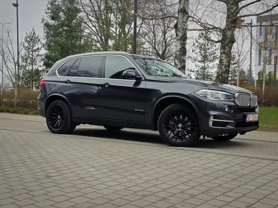 Black BMW X5 2017 in Riga, with an engine capacity of 2.00 L and mileage of 183 thousand km for 21890 €, photo 39 on AUTOMOTO.COM.LV