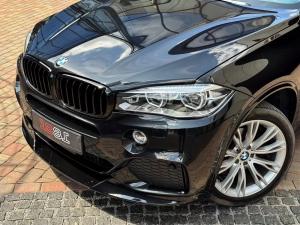 Black BMW X5 2017 in Riga, with an engine capacity of 3.00 L and mileage of 177 thousand km for 28800 €, photo 5 on AUTOMOTO.COM.LV