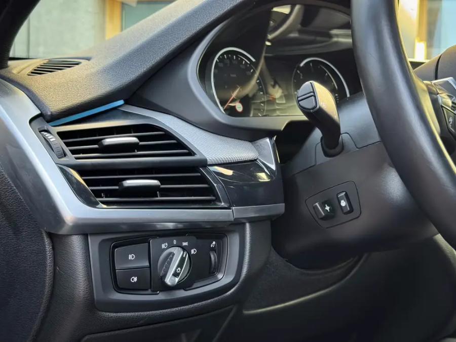 Black BMW X5 2017 in Riga, with an engine capacity of 3.00 L and mileage of 177 thousand km for 28800 €, photo 14 on AUTOMOTO.COM.LV