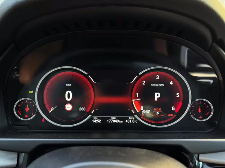 Black BMW X5 2017 in Riga, with an engine capacity of 3.00 L and mileage of 177 thousand km for 28800 €, photo 15 on AUTOMOTO.COM.LV