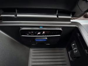 Black BMW X5 2017 in Riga, with an engine capacity of 3.00 L and mileage of 177 thousand km for 28800 €, photo 16 on AUTOMOTO.COM.LV