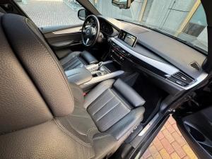 Black BMW X5 2017 in Riga, with an engine capacity of 3.00 L and mileage of 177 thousand km for 28800 €, photo 22 on AUTOMOTO.COM.LV