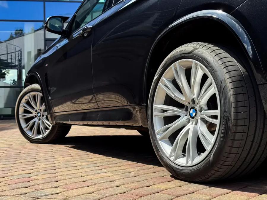 Black BMW X5 2017 in Riga, with an engine capacity of 3.00 L and mileage of 177 thousand km for 28800 €, photo 24 on AUTOMOTO.COM.LV
