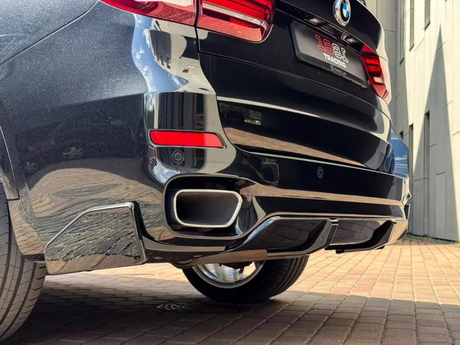 Black BMW X5 2017 in Riga, with an engine capacity of 3.00 L and mileage of 177 thousand km for 28800 €, photo 25 on AUTOMOTO.COM.LV