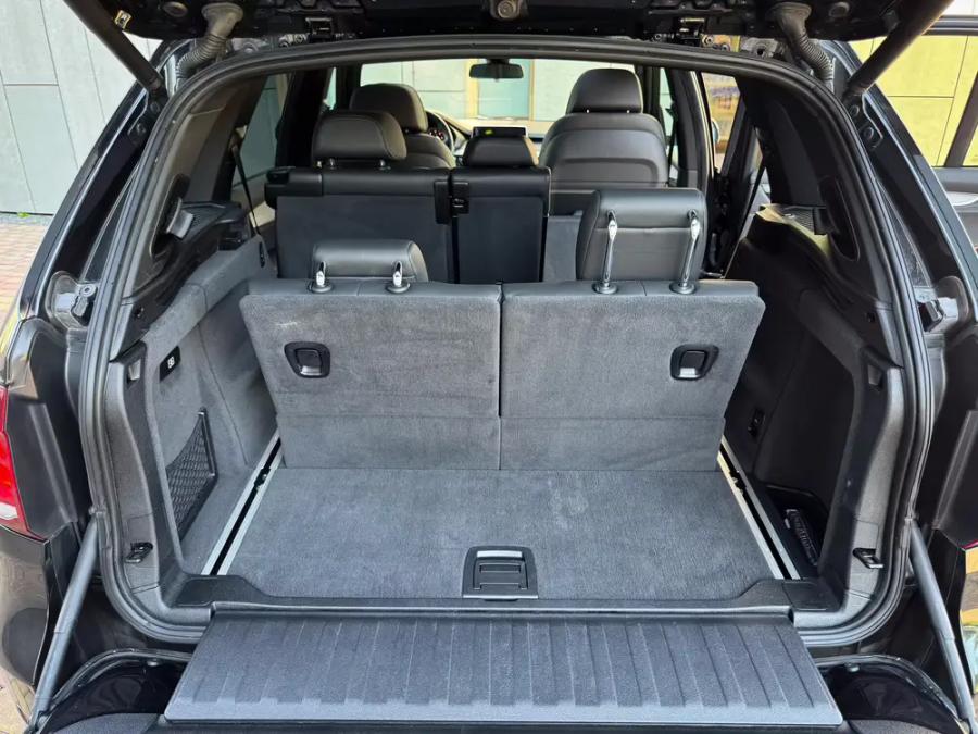 Black BMW X5 2017 in Riga, with an engine capacity of 3.00 L and mileage of 177 thousand km for 28800 €, photo 27 on AUTOMOTO.COM.LV