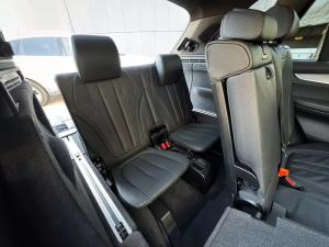 Black BMW X5 2017 in Riga, with an engine capacity of 3.00 L and mileage of 177 thousand km for 28800 €, photo 28 on AUTOMOTO.COM.LV