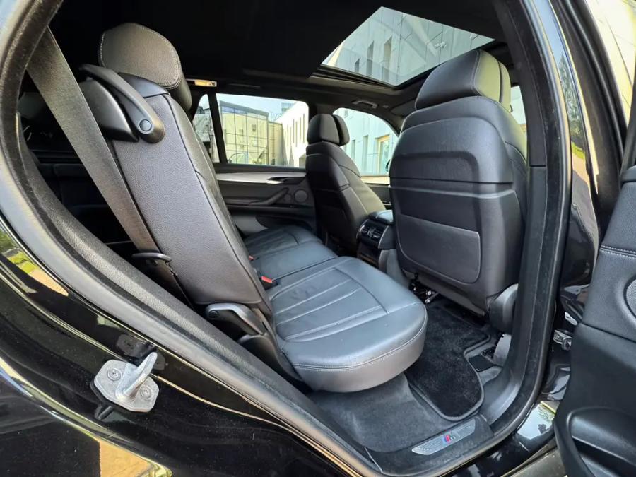 Black BMW X5 2017 in Riga, with an engine capacity of 3.00 L and mileage of 177 thousand km for 28800 €, photo 29 on AUTOMOTO.COM.LV