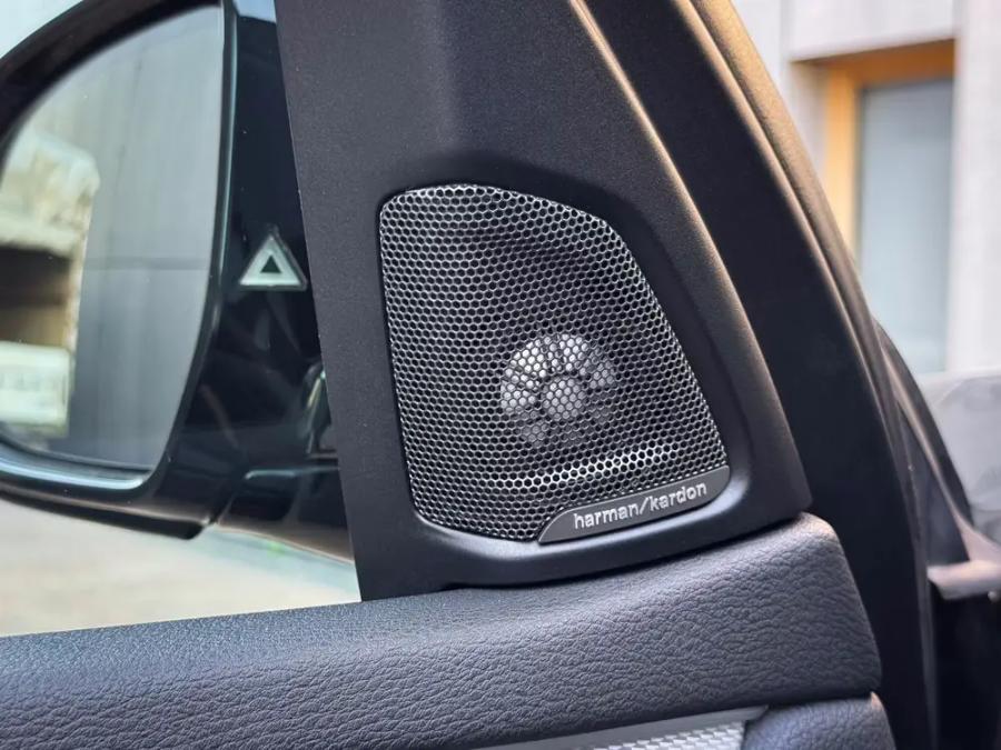 Black BMW X5 2017 in Riga, with an engine capacity of 3.00 L and mileage of 177 thousand km for 28800 €, photo 31 on AUTOMOTO.COM.LV