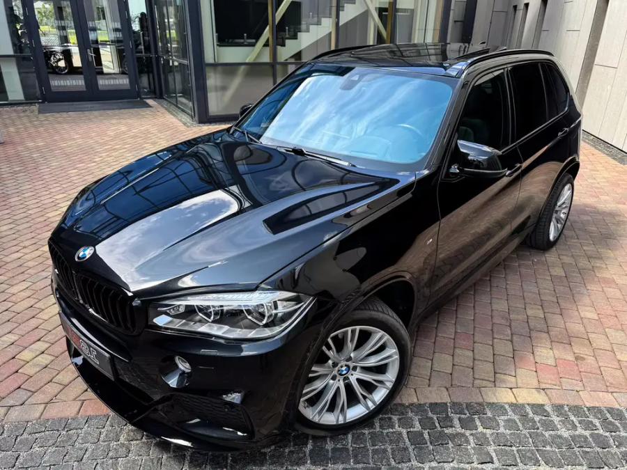 Black BMW X5 2017 in Riga, with an engine capacity of 3.00 L and mileage of 177 thousand km for 28800 €, photo 32 on AUTOMOTO.COM.LV