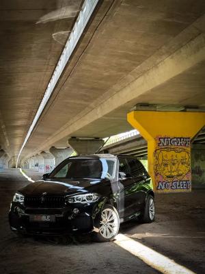Black BMW X5 2017 in Riga, with an engine capacity of 3.00 L and mileage of 177 thousand km for 28800 €, photo 33 on AUTOMOTO.COM.LV