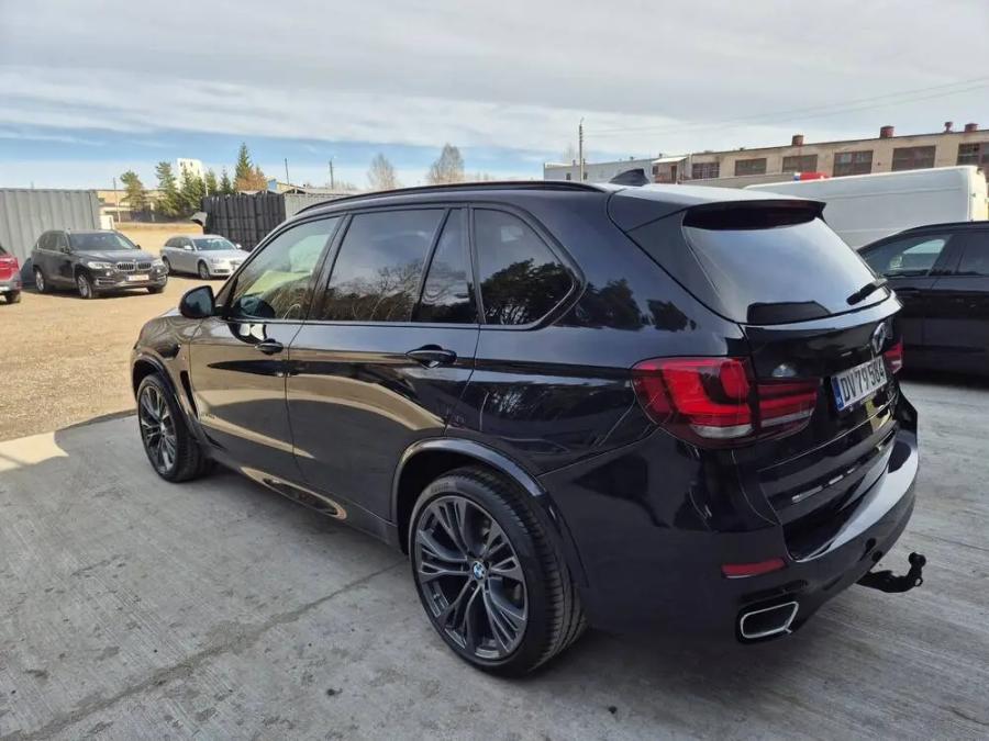Melns BMW X5 2017 Jūrmala, ar dzinēja tilpumu 3.00 L un nobraukumu 212 tūkst. km par 17500 €, foto 8 vietnē AUTOMOTO.COM.LV