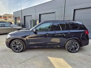 Melns BMW X5 2017 Jūrmala, ar dzinēja tilpumu 3.00 L un nobraukumu 212 tūkst. km par 17500 €, foto 15 vietnē AUTOMOTO.COM.LV