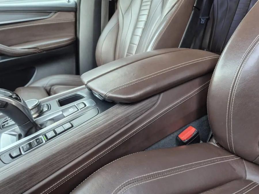 Melns BMW X5 2017 Jūrmala, ar dzinēja tilpumu 3.00 L un nobraukumu 212 tūkst. km par 17500 €, foto 25 vietnē AUTOMOTO.COM.LV