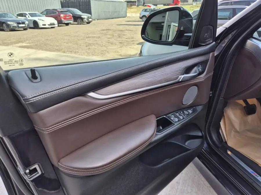 Melns BMW X5 2017 Jūrmala, ar dzinēja tilpumu 3.00 L un nobraukumu 212 tūkst. km par 17500 €, foto 26 vietnē AUTOMOTO.COM.LV