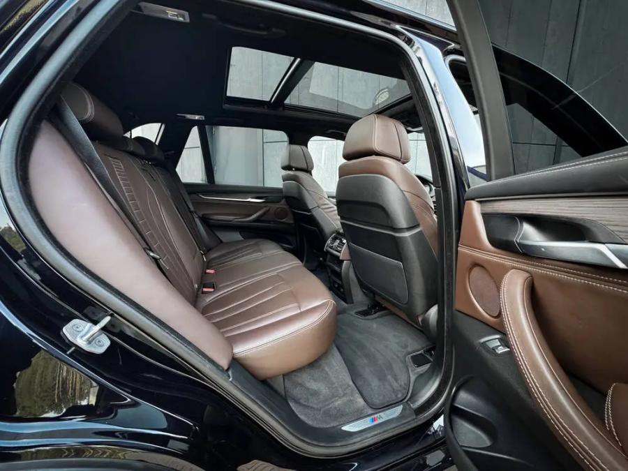 Melns BMW X5 2017 Rīga, ar dzinēja tilpumu 3.00 L un nobraukumu 115 tūkst. km par 26300 €, foto 20 vietnē AUTOMOTO.COM.LV