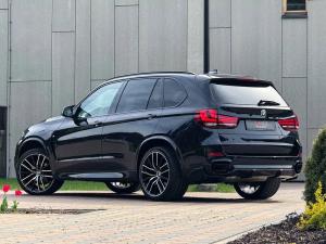 Melns BMW X5 2017 Rīga, ar dzinēja tilpumu 3.00 L un nobraukumu 115 tūkst. km par 26300 €, foto 44 vietnē AUTOMOTO.COM.LV
